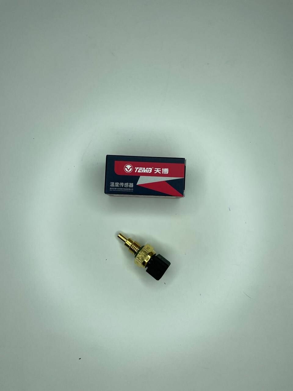 Датчик температуры охлаждающей жидкости (3 контакта) прямоугольный разъем узкий PIN Geely: Emgrand EC7, MK, Otaka, Vision.Emgrand X7; EC8; FAW: V77, Senya s80; QQ (0.8 робот)