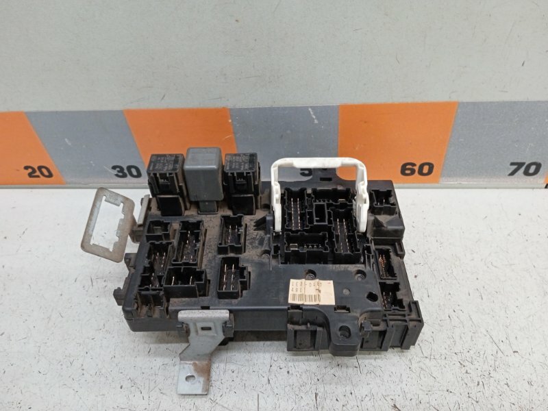 Б/У Ниссан Примера П11 Блок предохранителей салонный Nissan Primera 2001 P11 259725 NISSAN арт. 243509F500