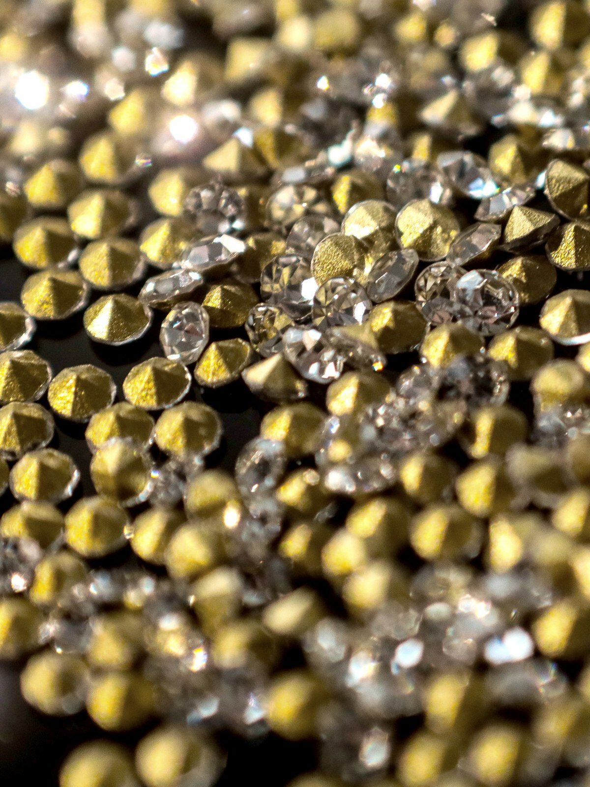 Стразы ювелирные конусовидные/конусные стеклянные (упаковка 120 шт.), 1.7-1.8 мм, цвет Crystal