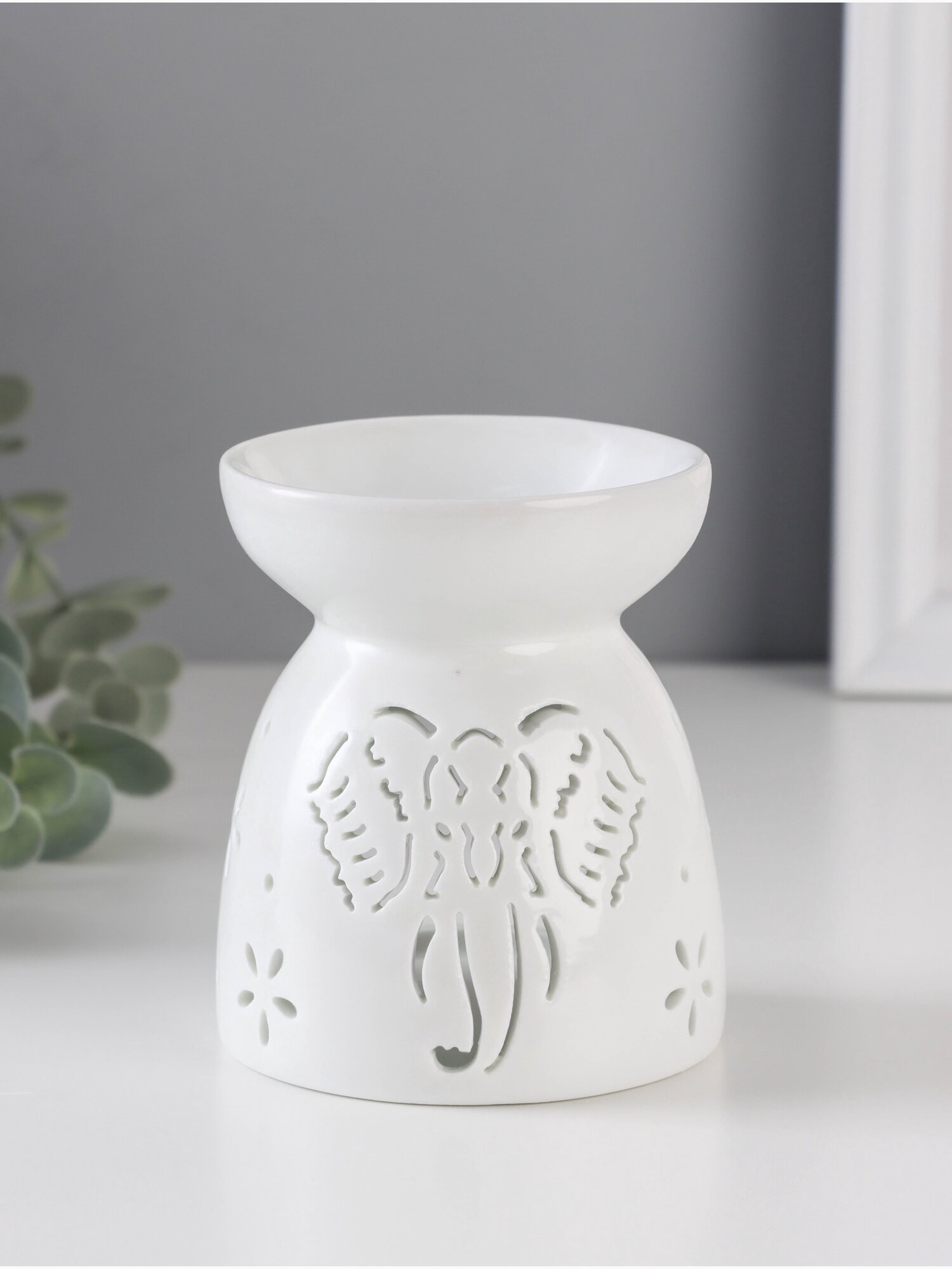 Аромалампа для эфирных масел «Голова слона», керамика, белый, 8×8×9.3 см