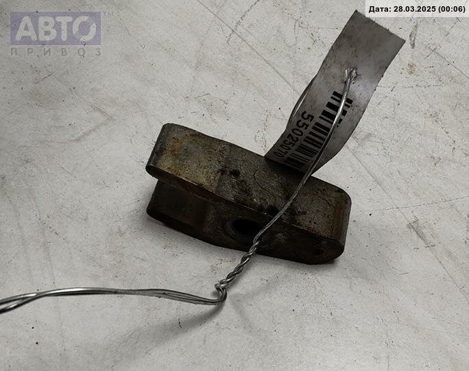 Скоба (кронштейн) крепления форсунки Mercedes E-Class W211 (2002-2009)