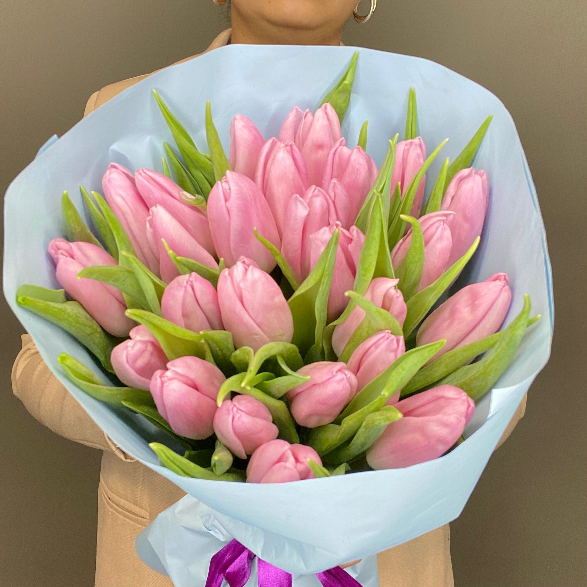 25 тюльпанов (тюльпаны), высота букета 40 см, ширина букета 20 см