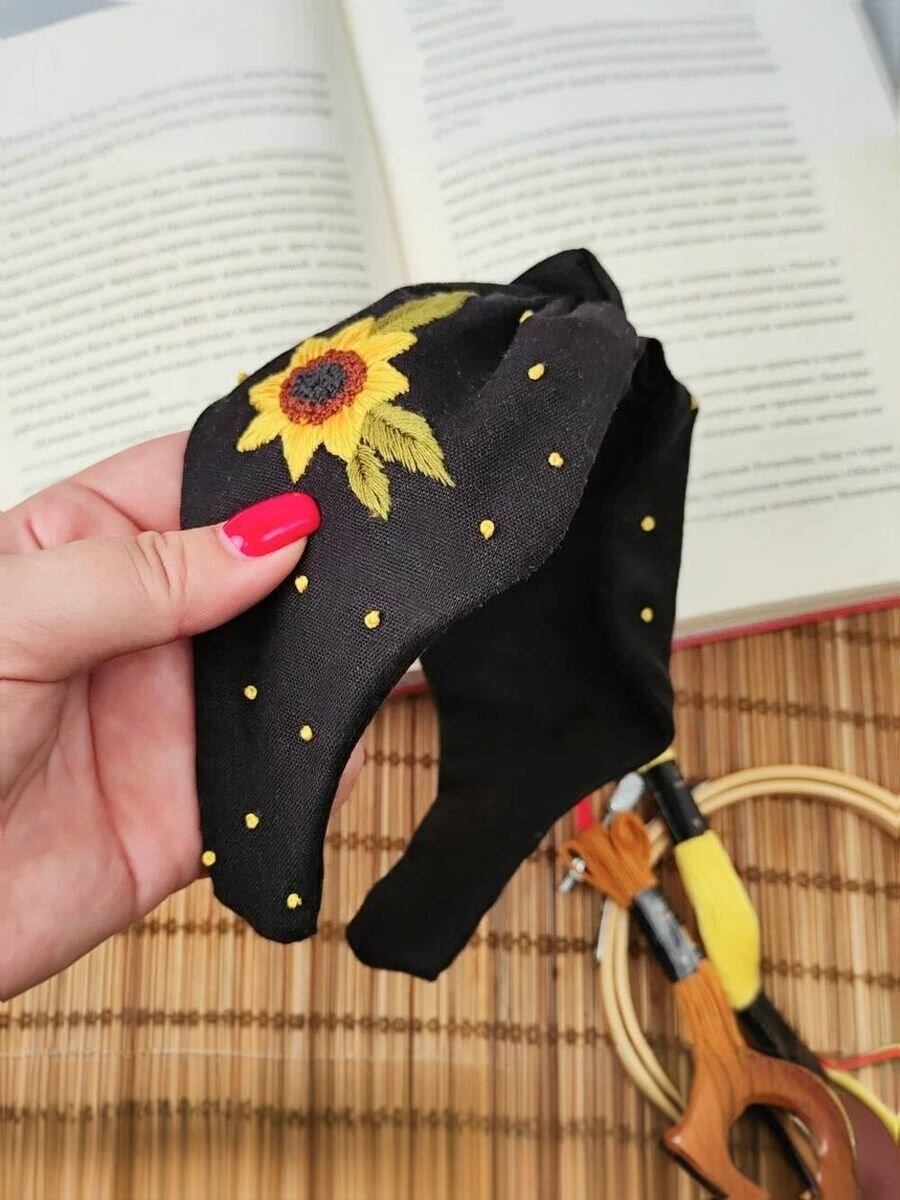 Ободок с вышивкой