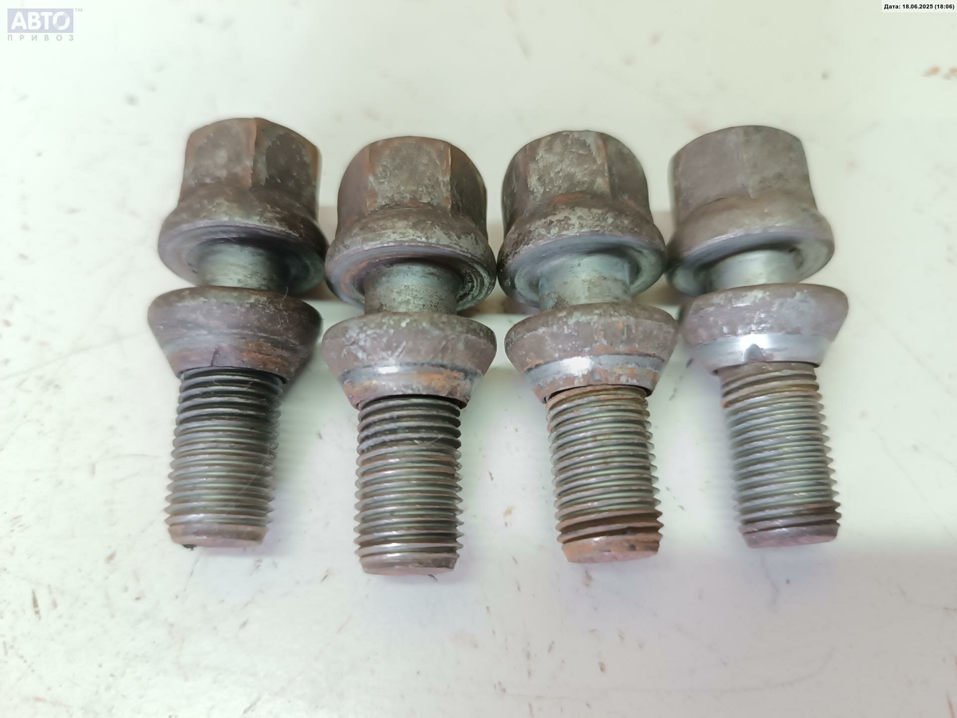 Болт колесный (гайка колесная) Citroen C4 (2004-2010)