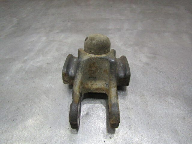 Кронштейн переднего амортизатора нижний с отбойником в сборе Scania P, R, G