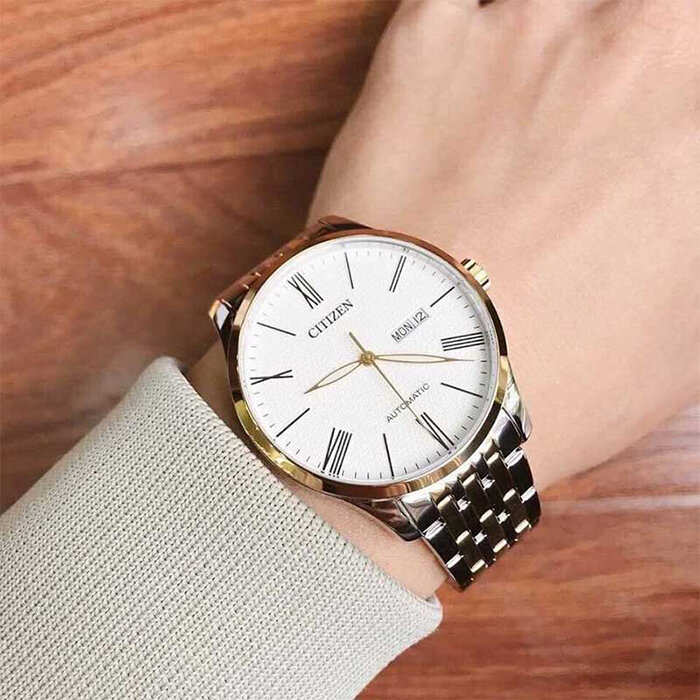Наручные часы CITIZEN Automatic, белый, серебряный, золотой — фото 1