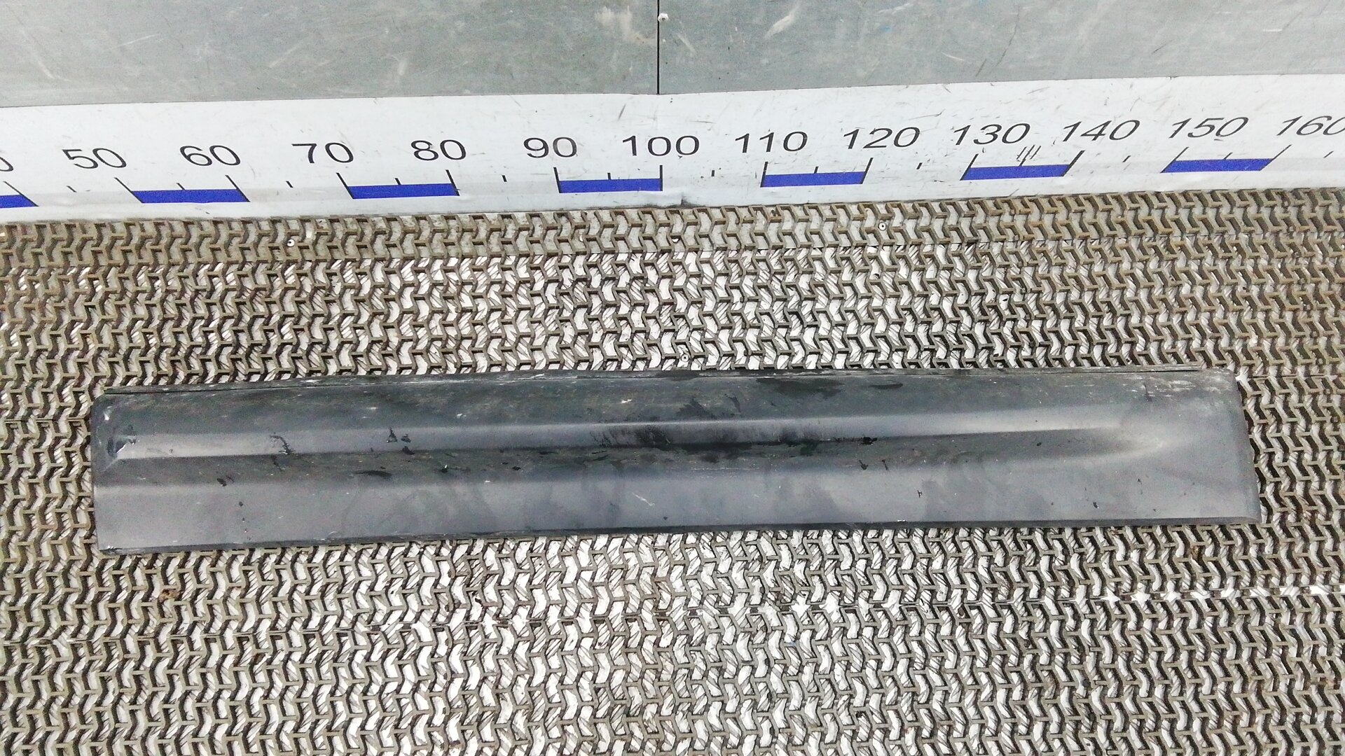 Молдинг двери передней левой LAND ROVER RANGE ROVER SPORT