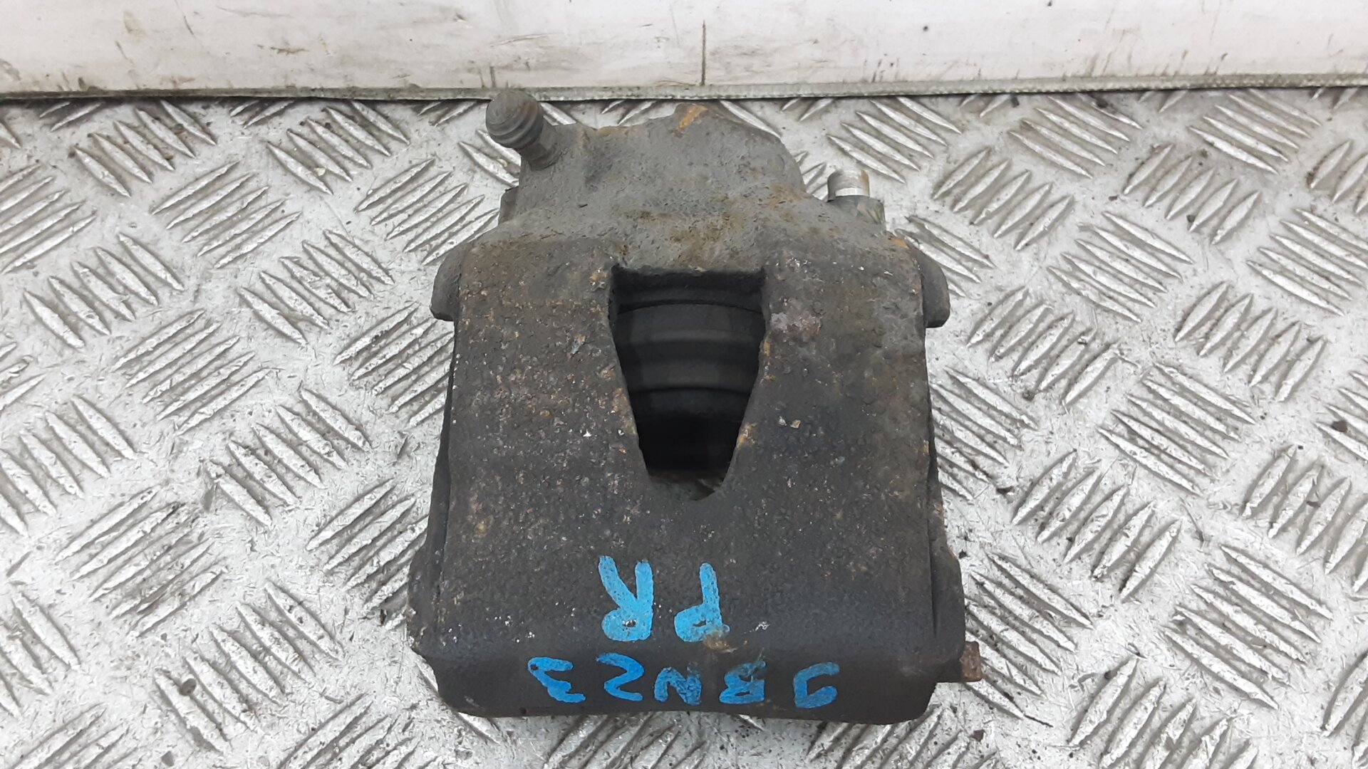 Суппорт тормозной передний правый SKODA FABIA 2