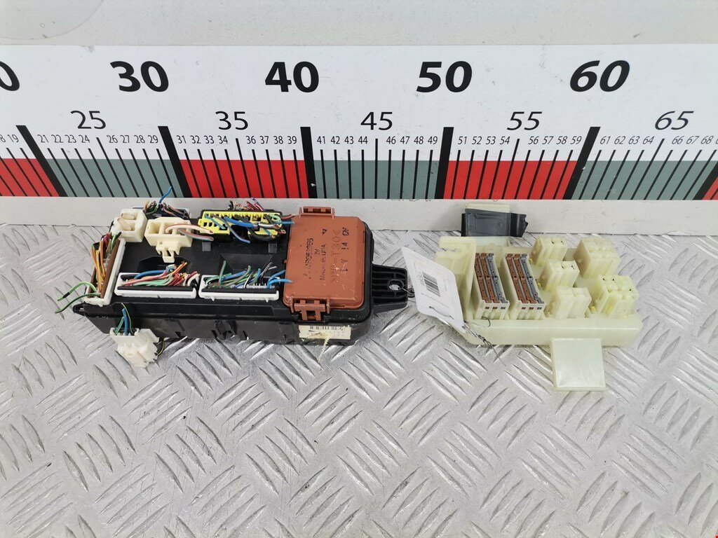 Блок реле Mitsubishi Space_Star 1 MR318826 арт. 1757908