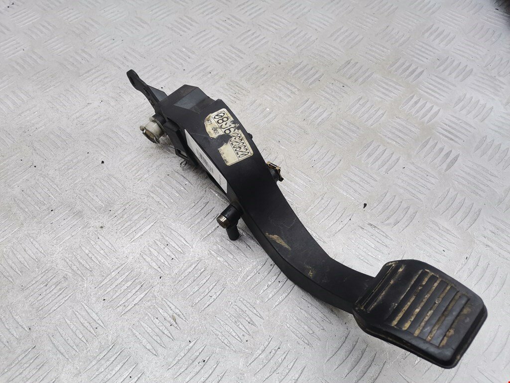 Педаль сцепления Ford Mondeo 3 1S717520AE арт. 2090816