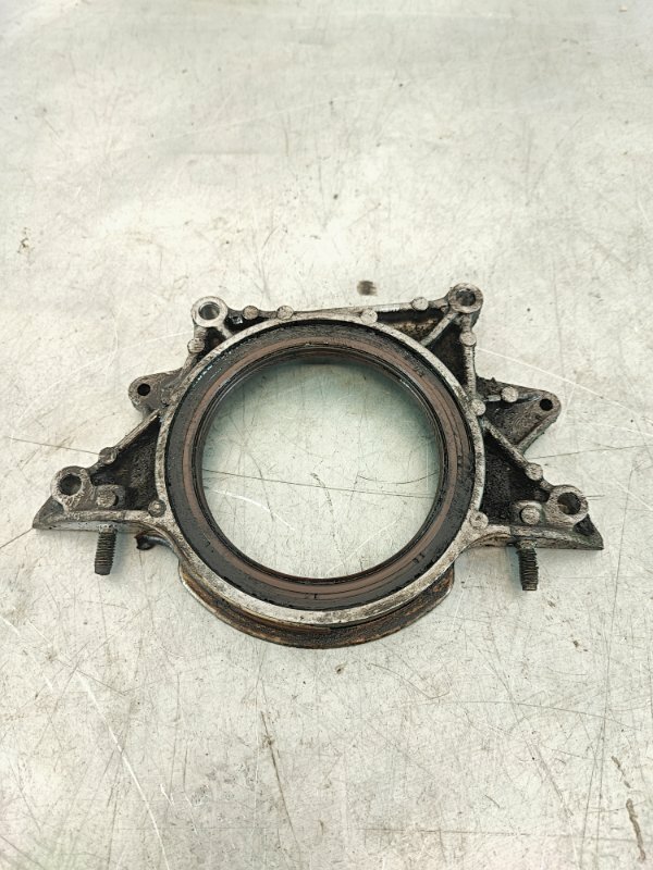 Крышка коленвала Honda Civic ES5 D16W7 2000 (б/у)