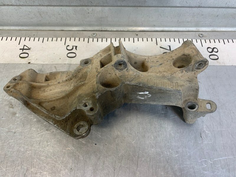 Кронштейн генератора Renault Megane BM 2002- 2009 8200327134