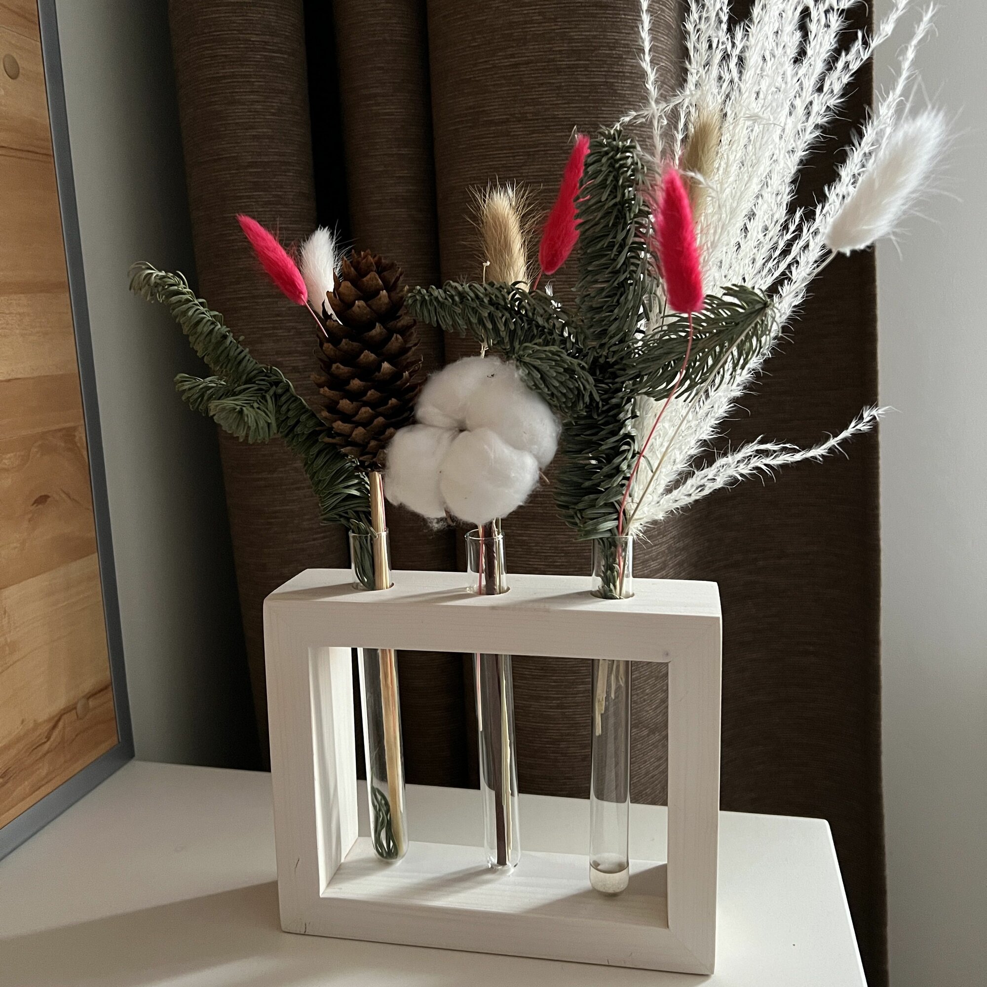 Ваза для цветов и сухоцветов декоративная TRAVA_DECOR с сухоцветами, деревянная, стеклянные колбы, подвесная15*18см