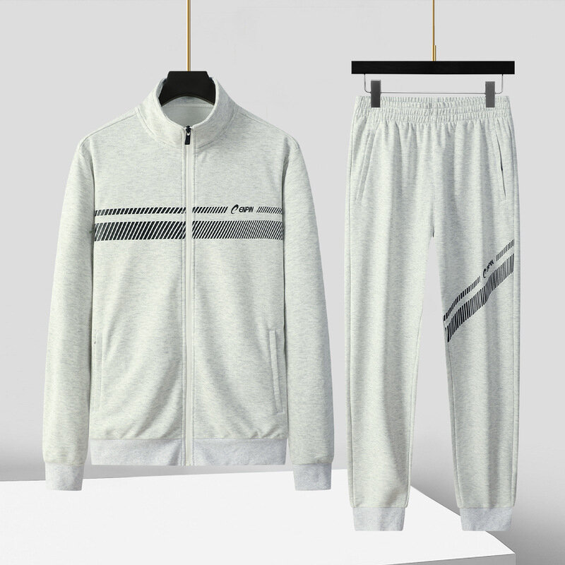 Костюм спортивный