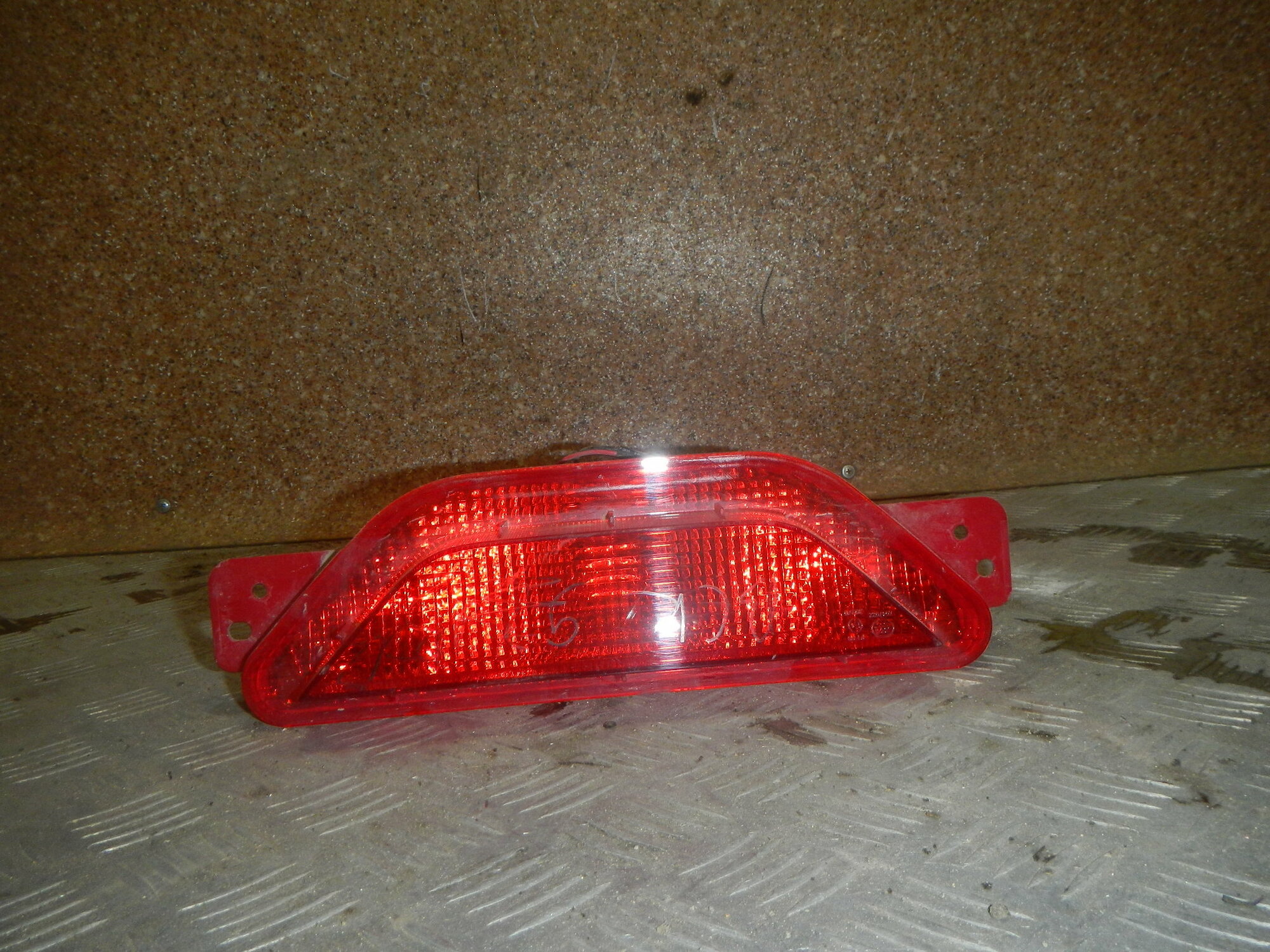 Б/У Фонарь задний противотуманный, Geely (Джили)-COOLRAY (20-) GEELY COOLRAY (BELGEE X50) (20-) Отколот кусок корпуса (с...