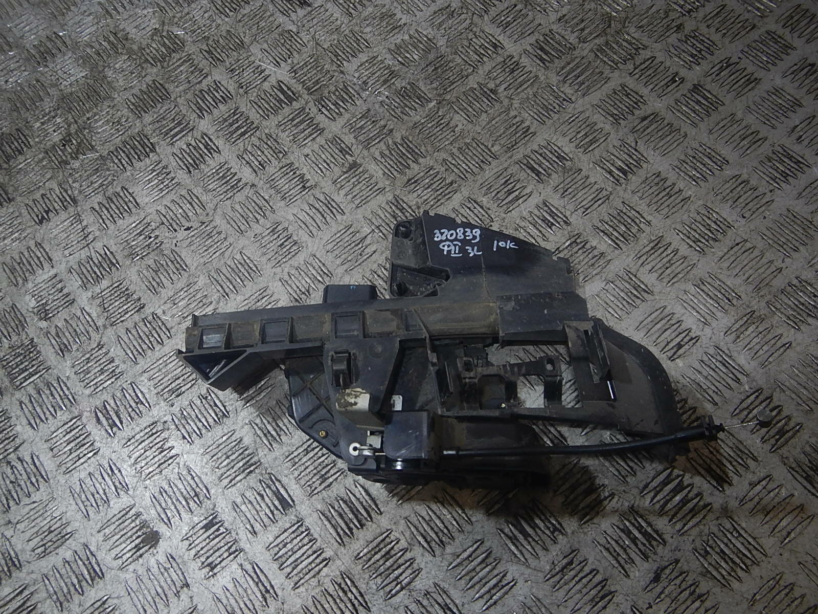 Б/У Замок двери задней левой, Ford (Форд)-FOCUS 2 (05-08) FORD FOCUS 2 (05-08) 10 контактов Без повреждений. 320839 FORD ...