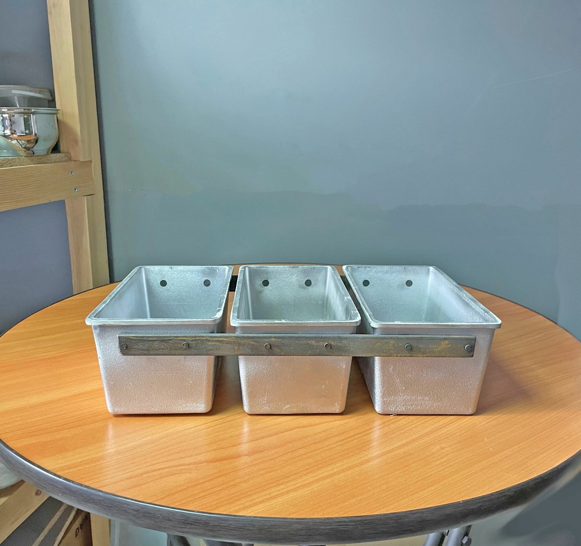 Форма для выпечки хлеба тостового прямоугольная 3Л 19,8х11,3х9,3см 3-х секционная литой алюминий