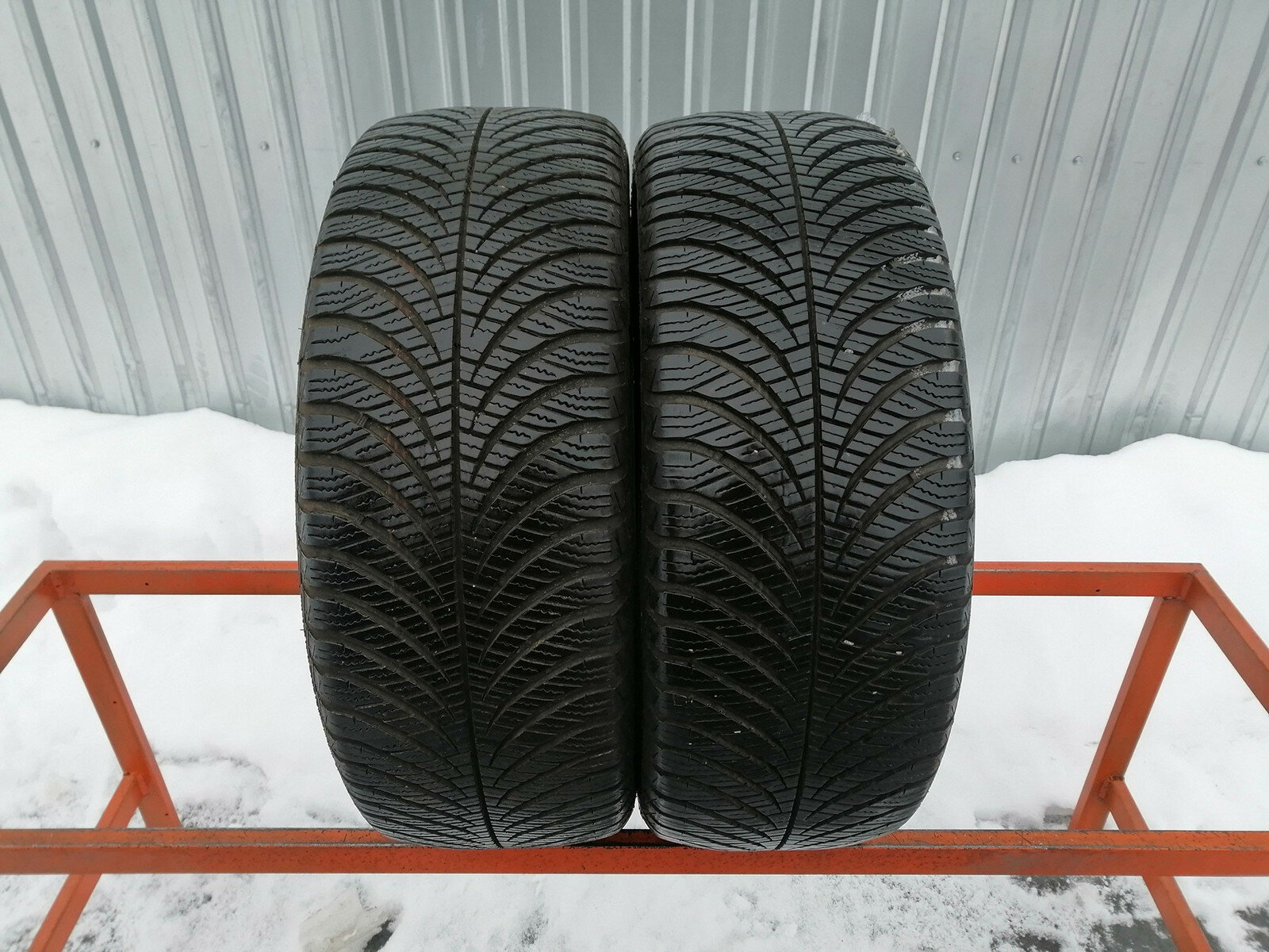 Пара Б/У шин 205/55 R16 Goodyear Vector 4Seasons Gen-2
