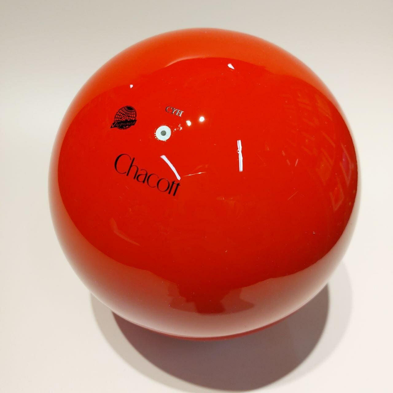 Мяч Chacott "Gym Ball" 052 Red, диаметр 18,5, липкий слой, красный