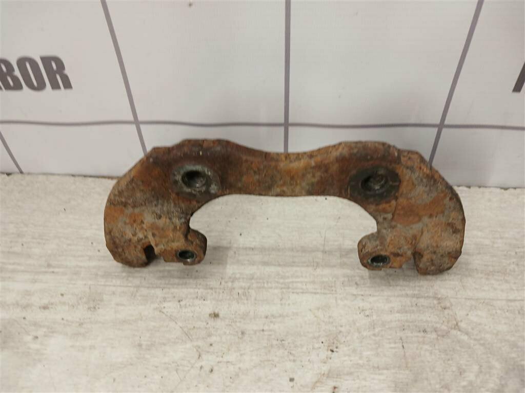 Скоба суппорта переднего Ford Focus 2 08-11