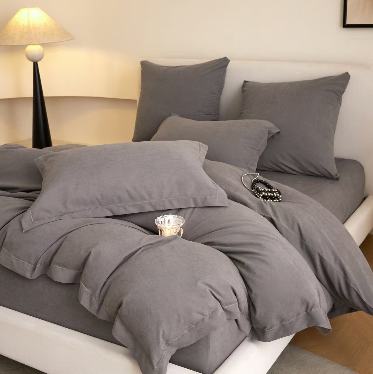 Комплект Постельного Белья Евро Бархатный Сатин/ простыня 180x200 / пододеяльник 200x220 / 4 Наволочки 50x70-2, 70x70-2