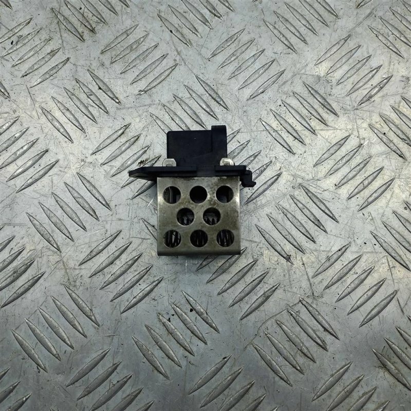 Б/У Резистор вентилятора охлаждения Nissan Note 1 E11 / Ниссан Нот 1 E11 1.6 HR16 110Л.С. 2008