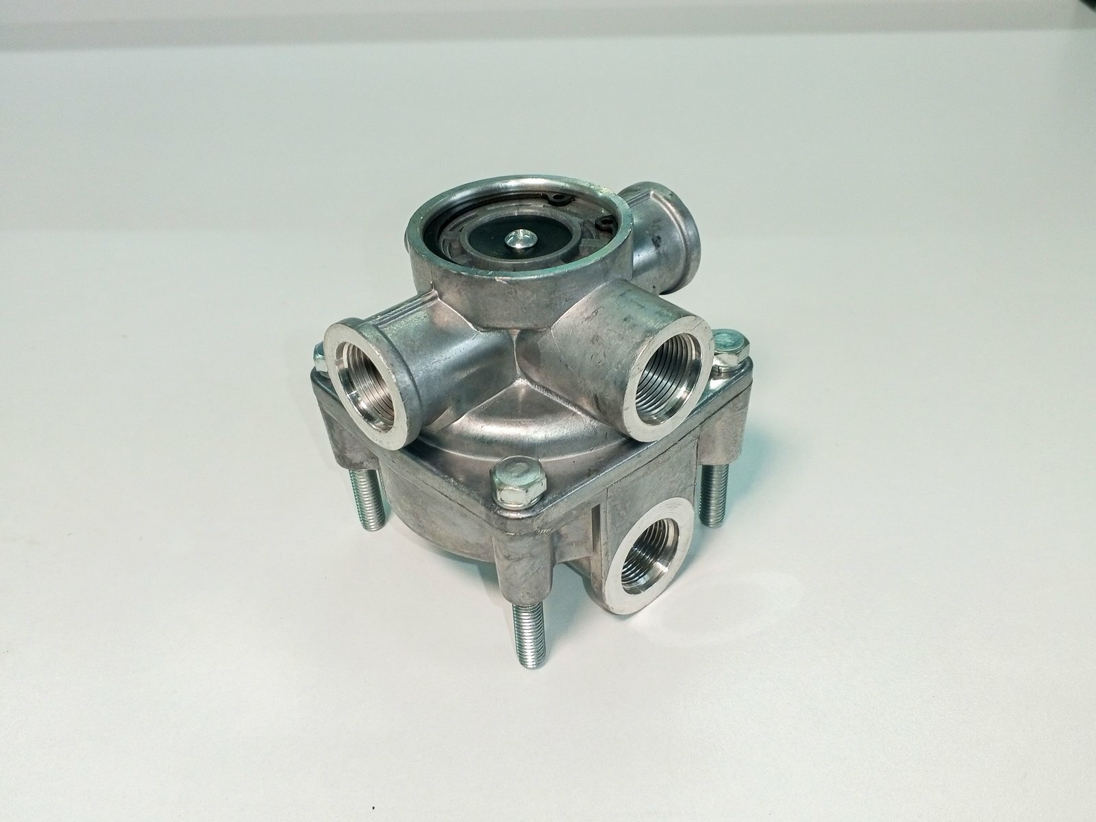 Клапан ускорительный МАЗ, ЗИЛ (без глушителя)