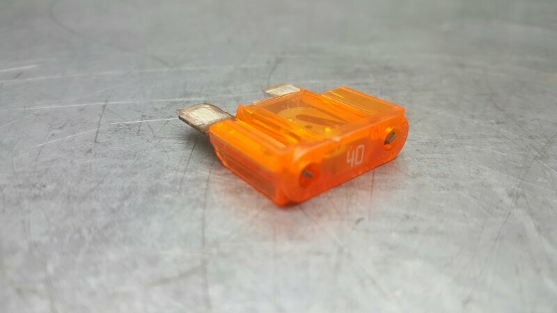 Силовые предохранители Ford Focus DBW EYDB 1998 (б/у)