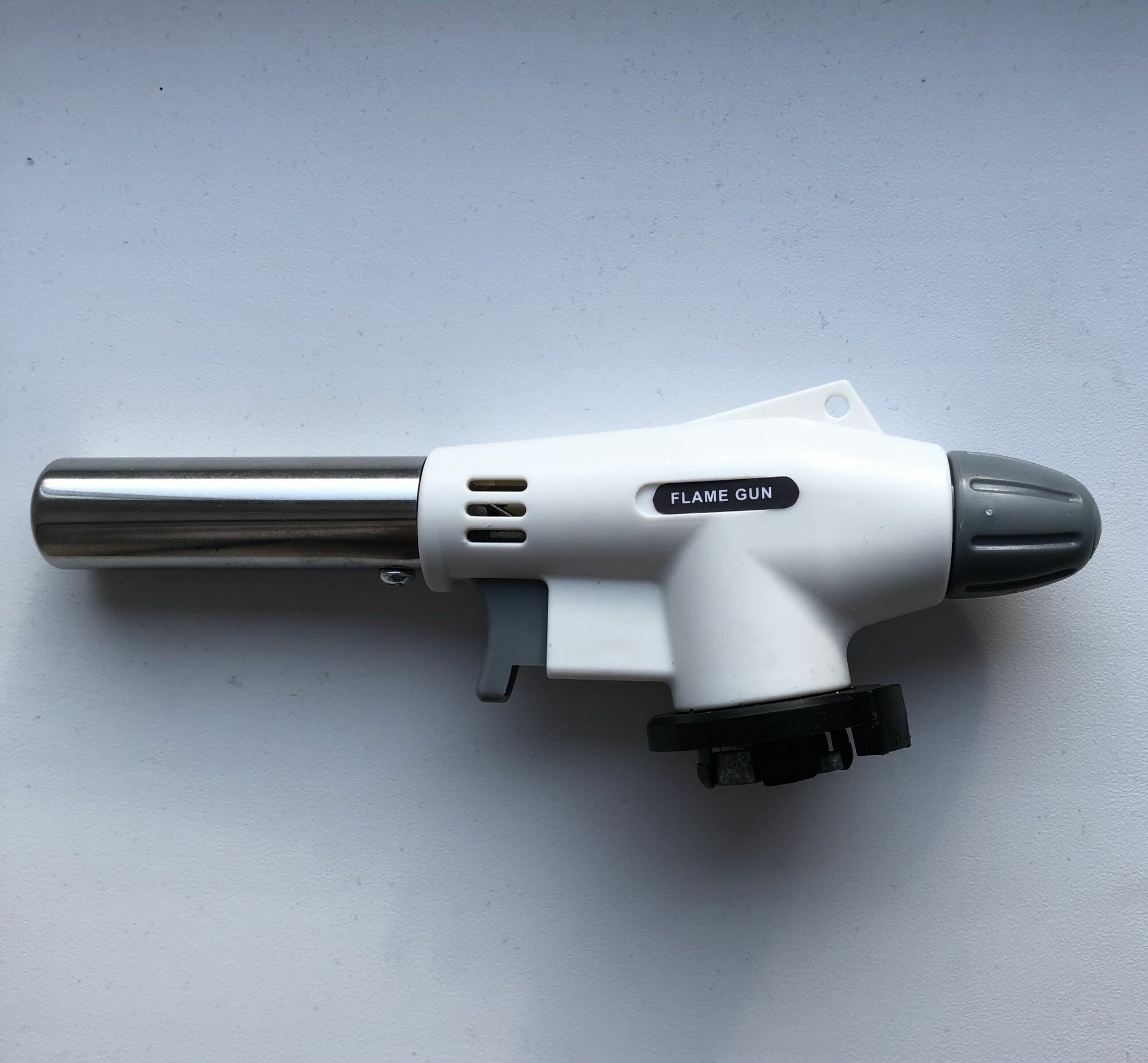 Горелка газовая FLAM GUN 920 с пьезоподжигом с керамической вставкой.