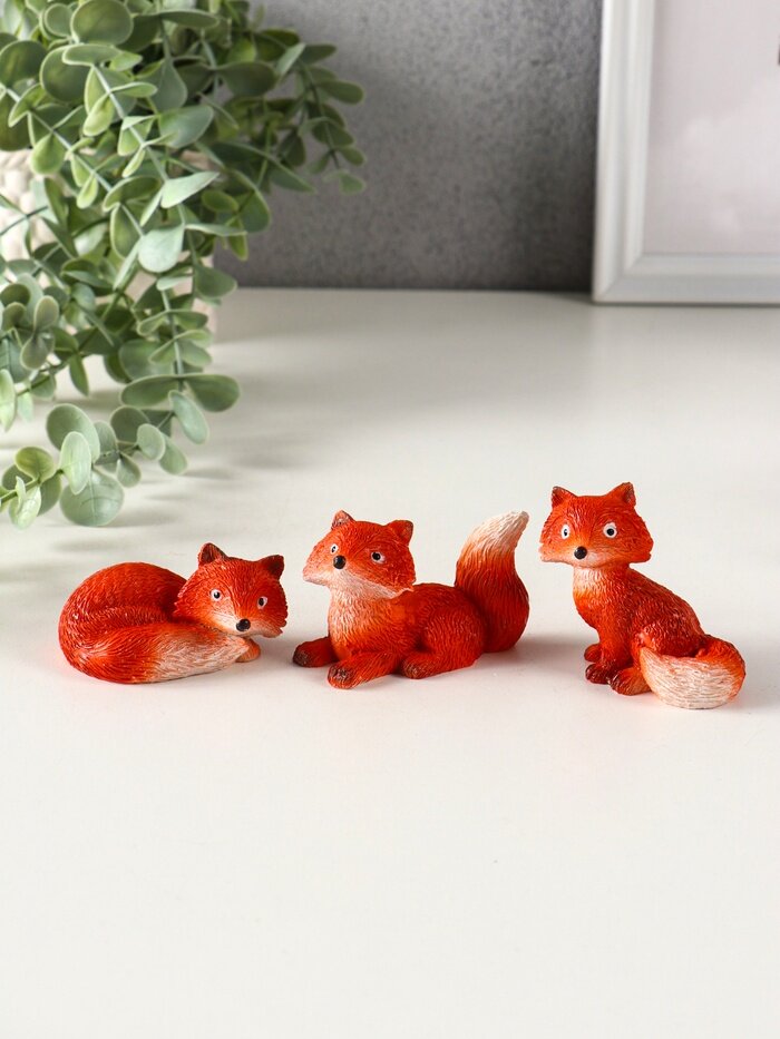 Фигурка полистоун «Маленькая лисичка», 5.8×3.5×5.6 см, микс