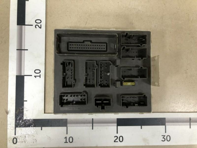 Блок предохранителей Ford Focus 1 1998-2004 кат.номер: 2M5T14A073BE 1302587