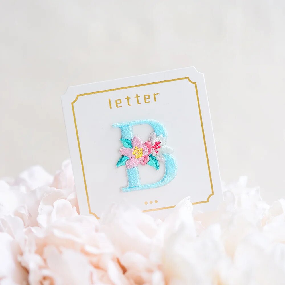 Набор самоклеящихся вышитых букв DUTRIEUX Patch B