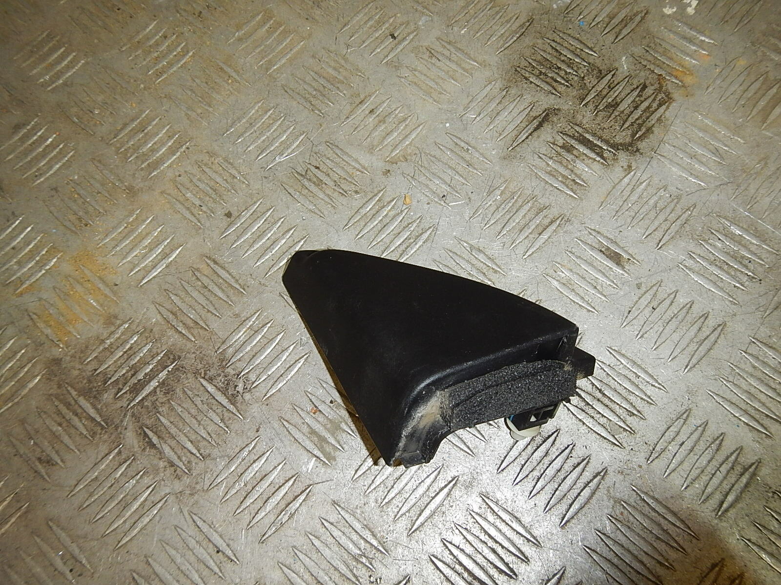 Б/У Уголок двери передней левой (внутренний), Toyota (Тойота)-COROLLA 150 (06-) TOYOTA COROLLA 150 (06-) Потертости. 592...