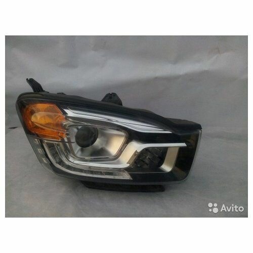 Фара Ssang Yong 8310634100