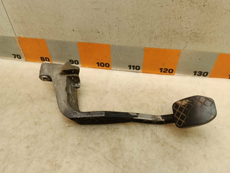 Б/У Педаль сцепления Audi A4 1997 B5 359241 VAG арт. 8D1721316A