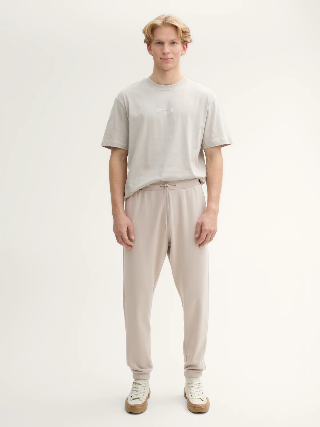 Брюки спортивные