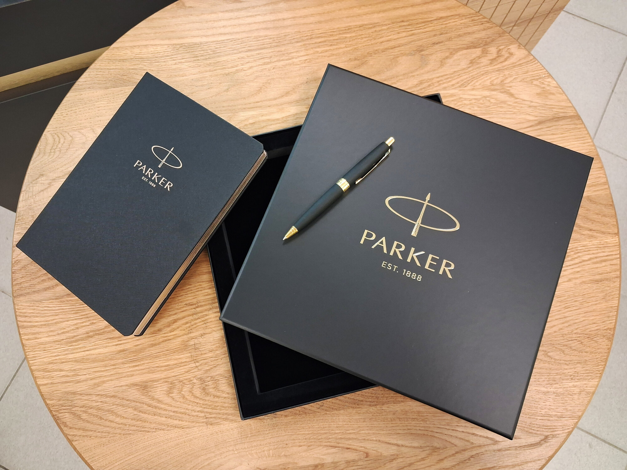Набор PARKER (ежедневник + шариковая ручка Aster Matte Black GT + подарочная коробка)