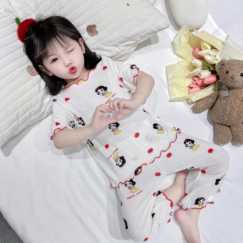 MINISO Детский пижамный комплект Sanrio для девочек из двух частей (2026 год), комплект домашней одежды Hello Kitty, детская одежда Kuromi в стиле мультяшного аниме, Детский размер: 110