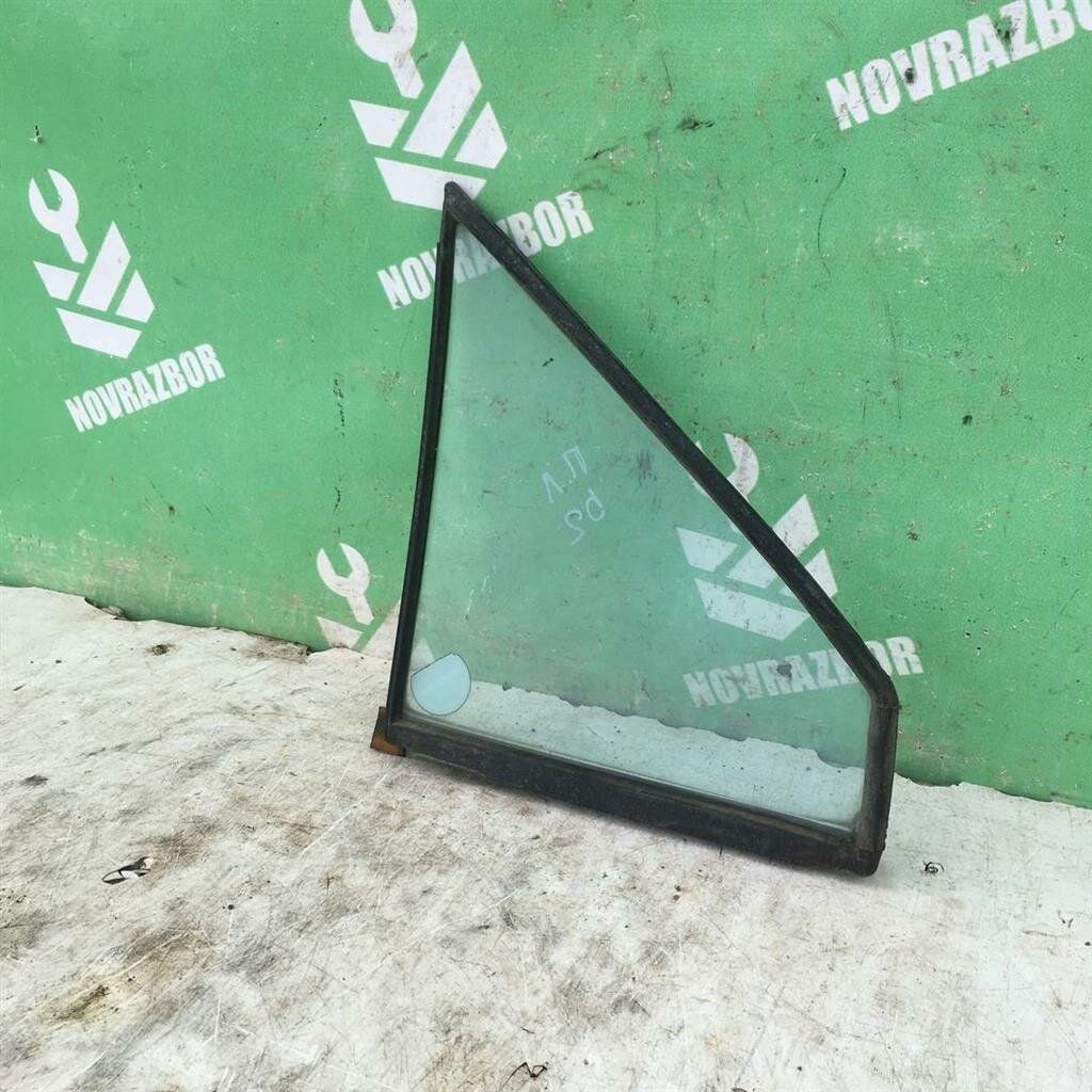 Стекло двери передней левой (форточка) Audi 80 B2 80-86