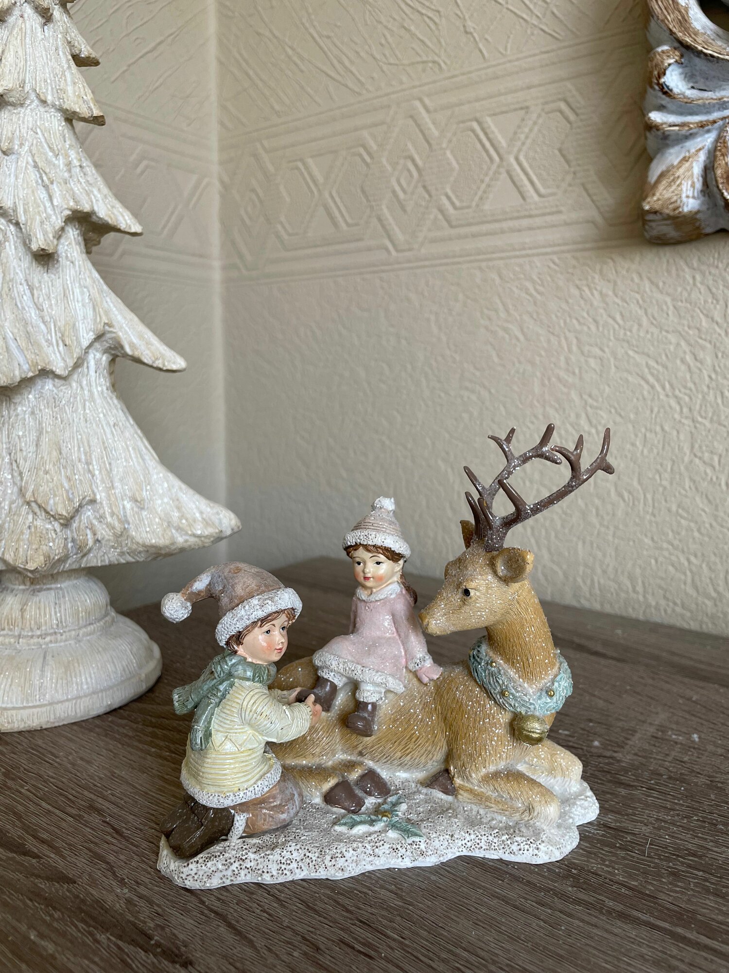 Дети на олене, роз/Олень новогодний/