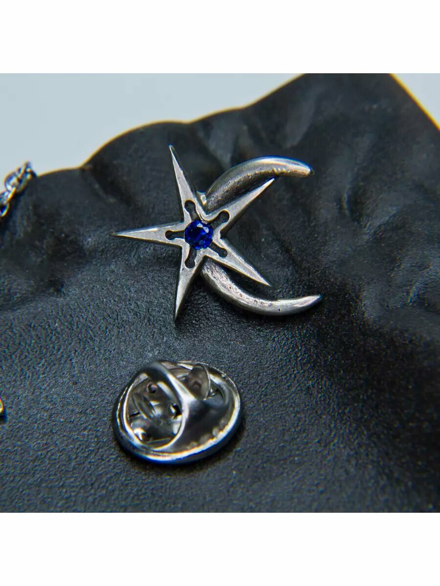 Брошь, корунд синтетический