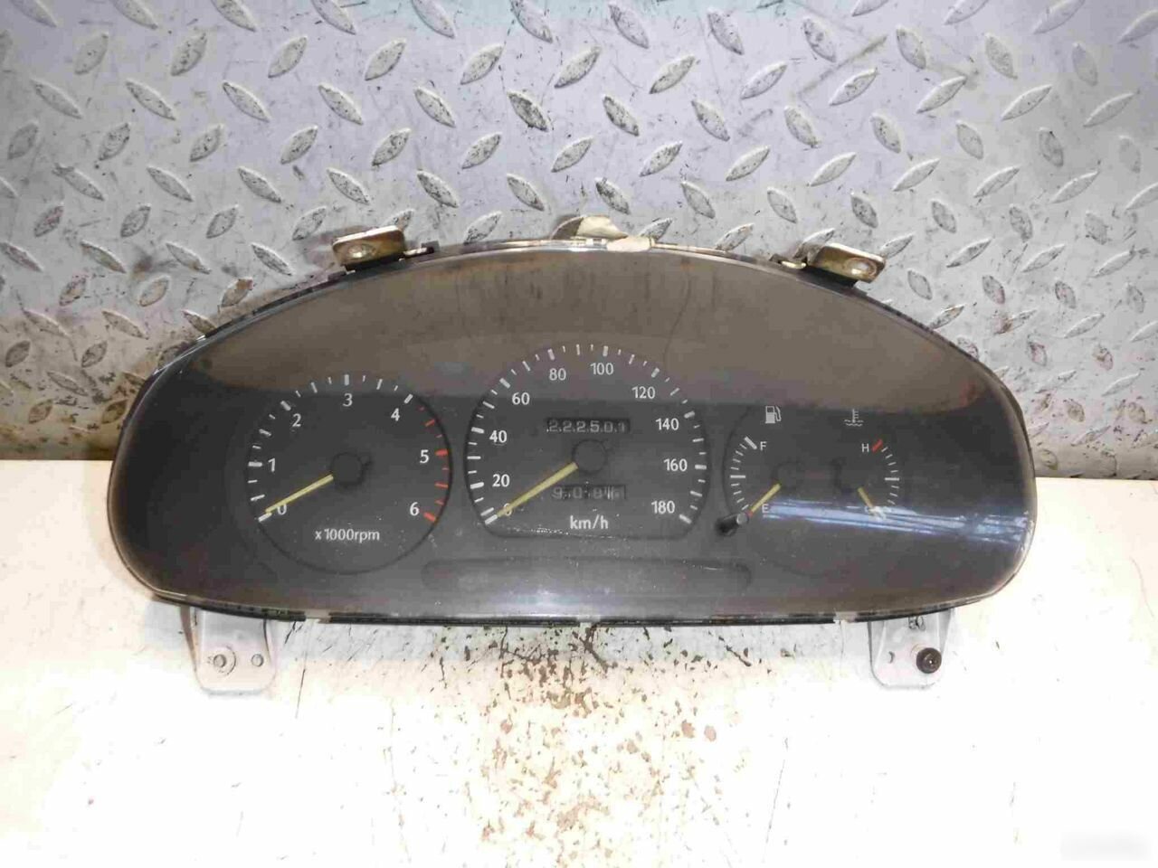 Панель приборов Kia Sportage I (1993—2006) 0K01755430G