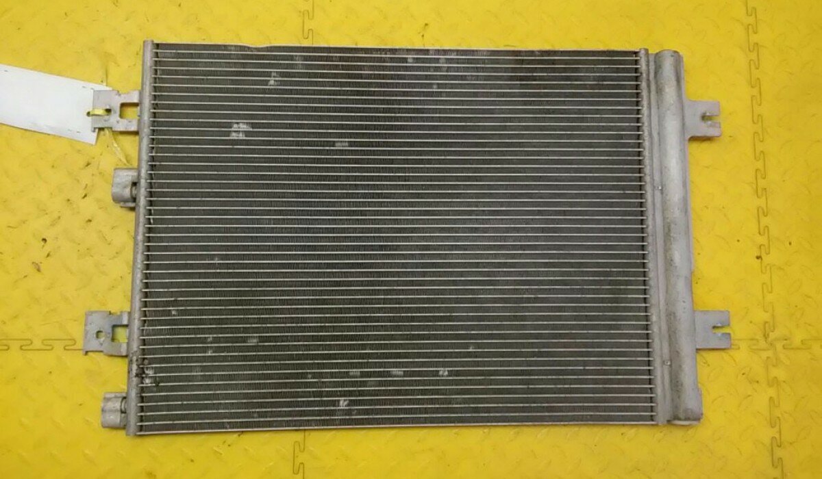 Радиатор кондиционера (конденсер) Duster Renault 921007794R