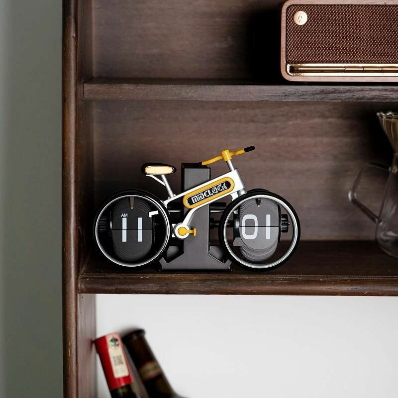 Классические перекидные часы Flip-clock Велосипед внешний вид Желтый