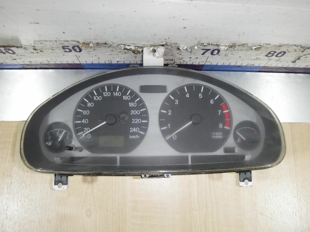 Панель приборов Mitsubishi Carisma MR916027