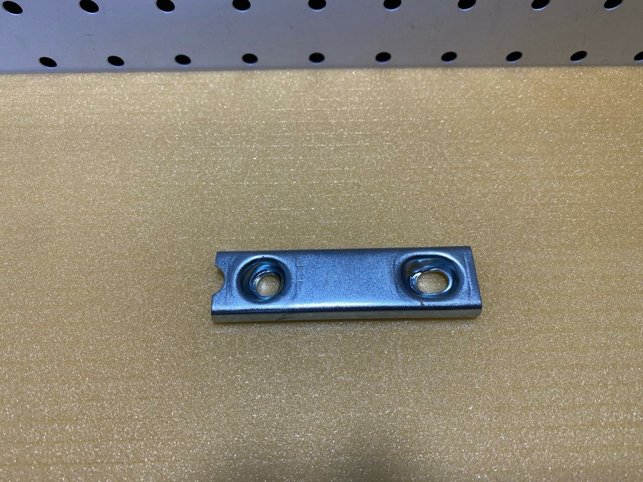 Кронштейн крепления крыла RENAULT VOLVO FH FM PREMIUM MAGNUM