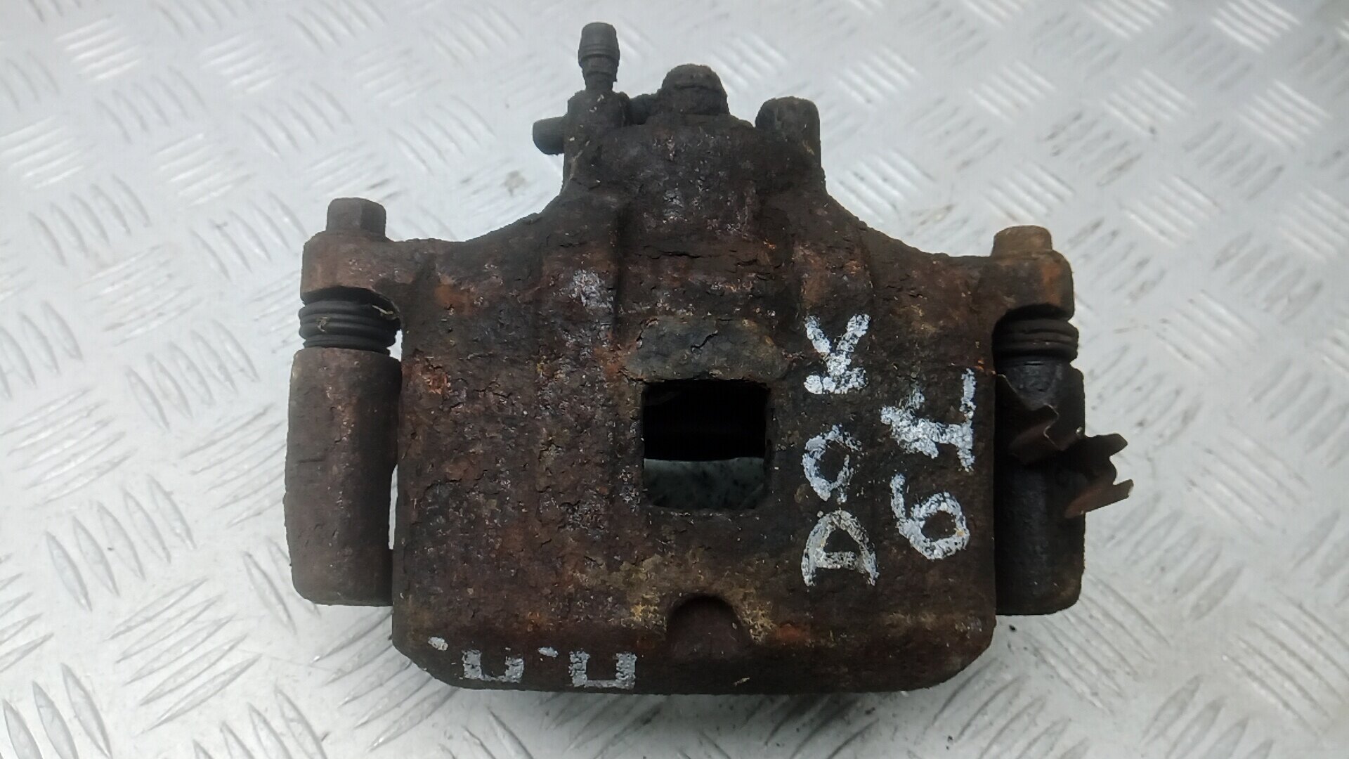 Суппорт тормозной передний правый MITSUBISHI ASX 1