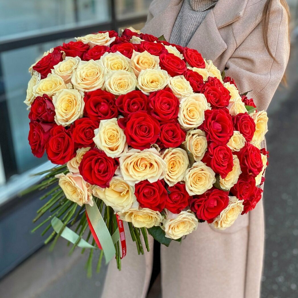 Букет из красных и белых роз 101 шт, красивый букет цветов, шикарный, премиум цветы, премиум букет