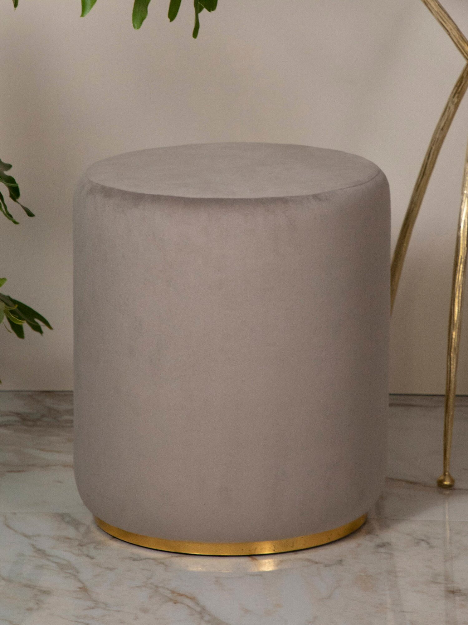 Круглый пуфик Bogacho ENZO с декоративными элементами для прихожей и коридора