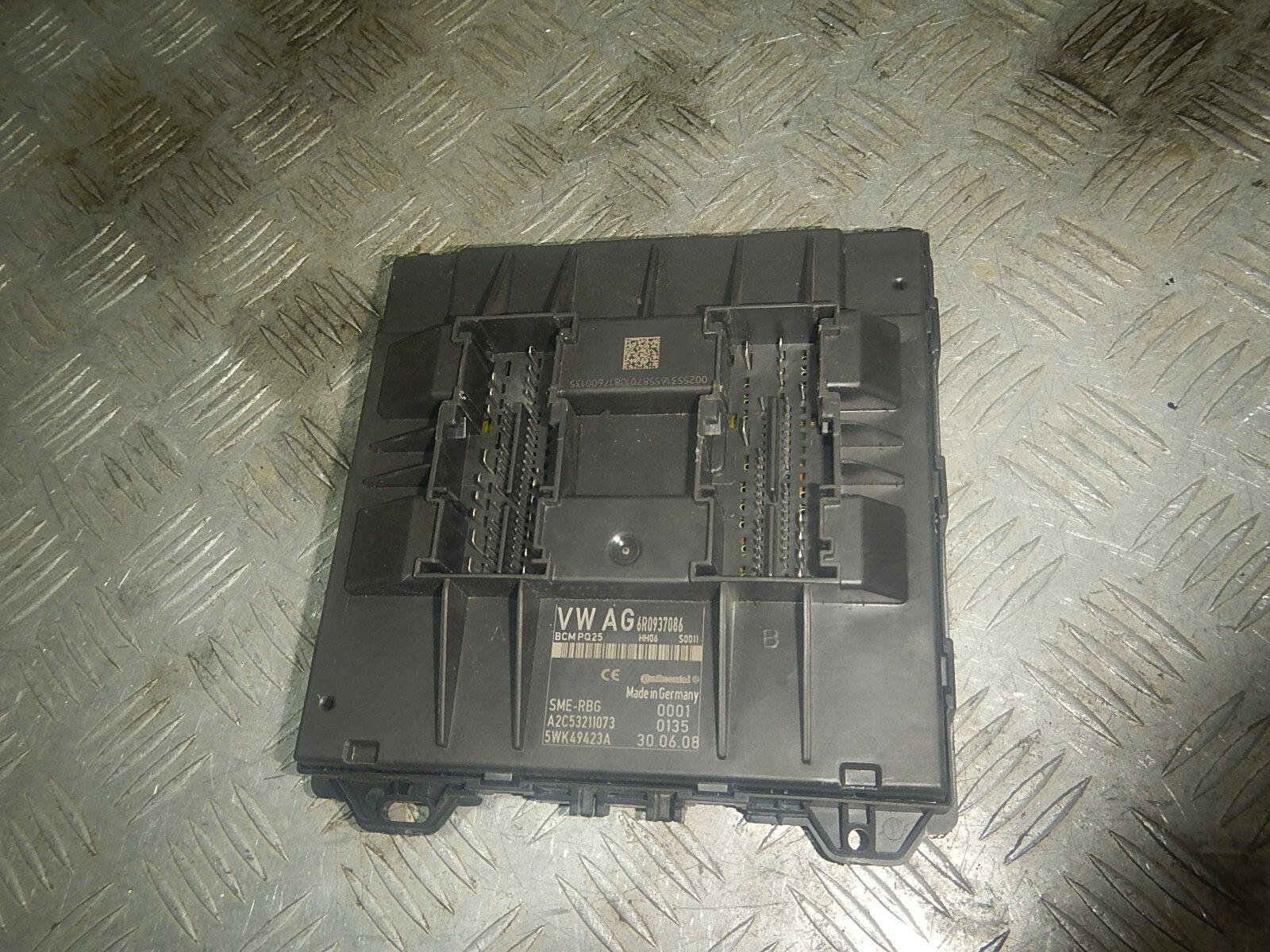 Б/У Блок комфорта, Seat (Сеат)-IBIZA (08-) SEAT (Сеат) IBIZA (08-) Skoda Rapid 2013-2020 Без повреждений. 388560 VAG арт....